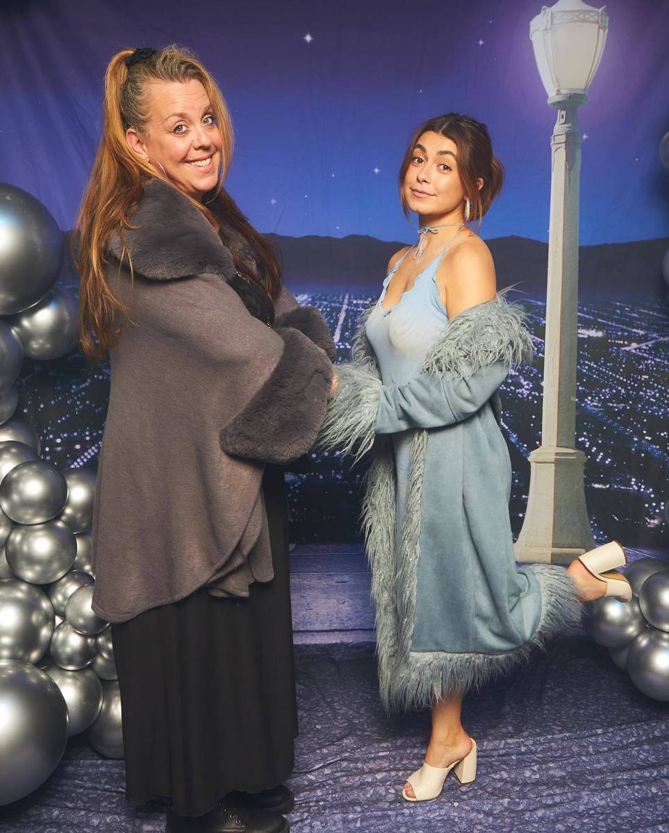 Sara Anne Feet (21 photos)